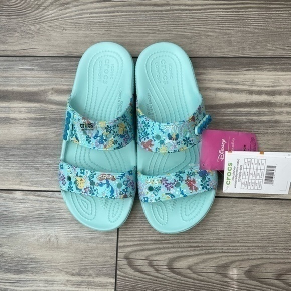 Vera Bradley | Accessories | Disney Vera Bradley Ariel Crocs Size 6 ...